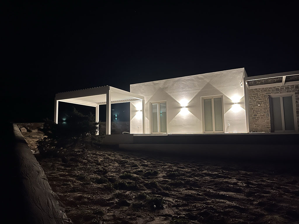 Βιοκλιματική Πέργκολα FUTURA με LED και Vertical στην Πάρο ...