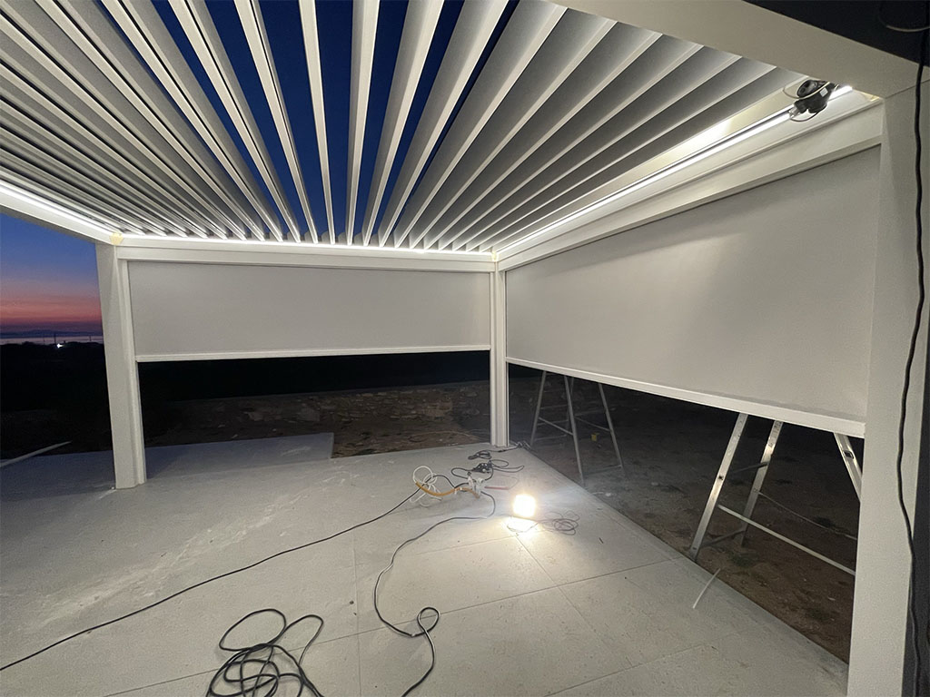 Βιοκλιματική Πέργκολα FUTURA με LED και Vertical στην Πάρο ...